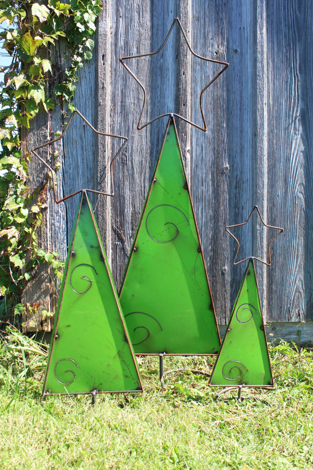 Metal Christmas Trees in 3 Sizes Green and Rusty