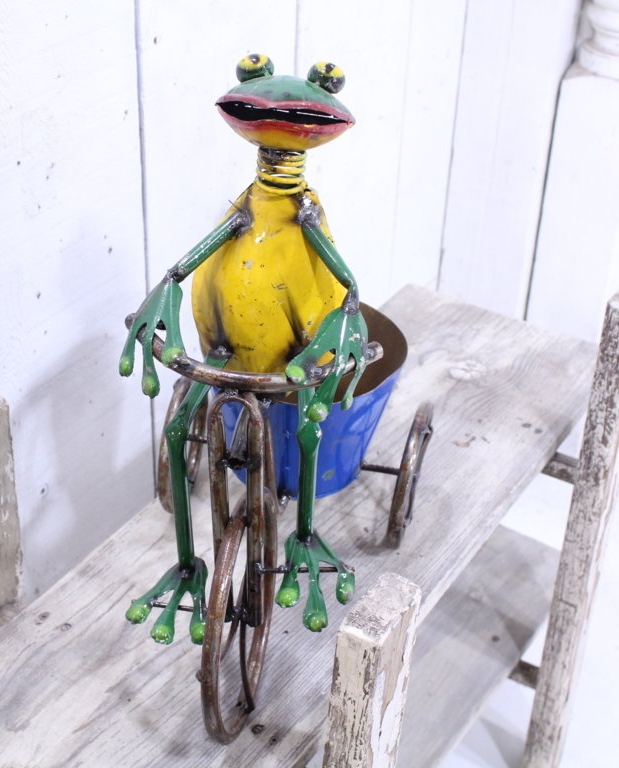 Metal Frog on a Tricycle with Flower Pail Decorative Pot Container