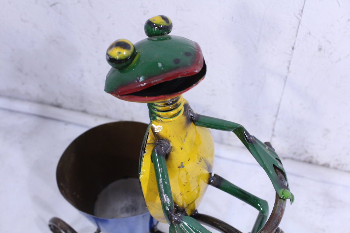 Metal Frog on a Tricycle with Flower Pail Decorative Pot Container