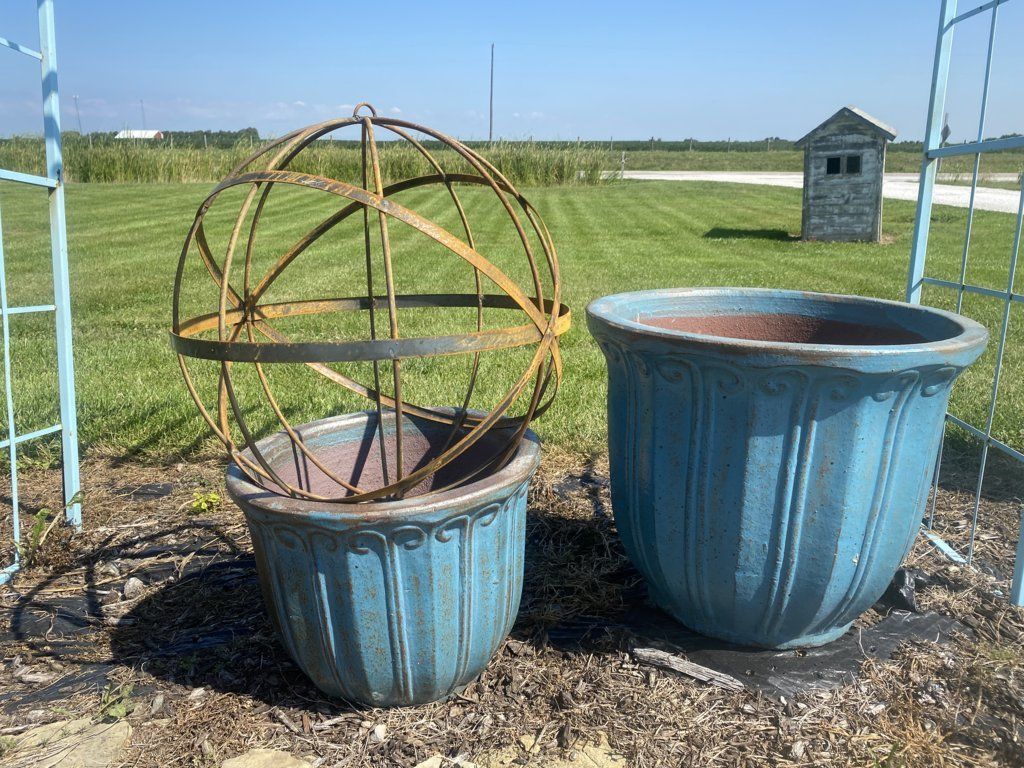 Metal Garden Yard Art Balls Spheres in Lots of Sizes