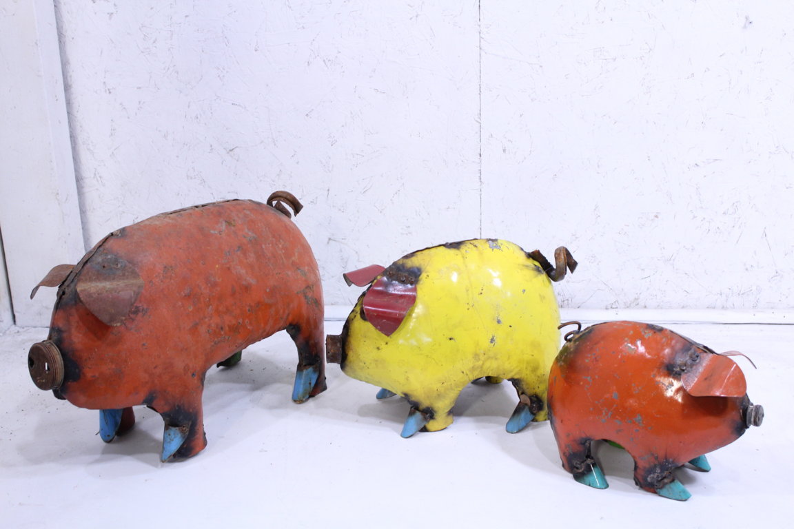 Metal Large Pig - Recycled Metal Art - Garden Ornament