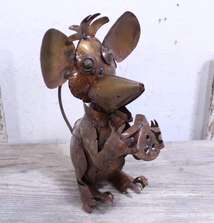 Metal Mouse with Cheese Decorative Yard Decor