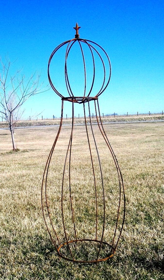 Metal Pumpkin Ball Topiary w/ Finial Top