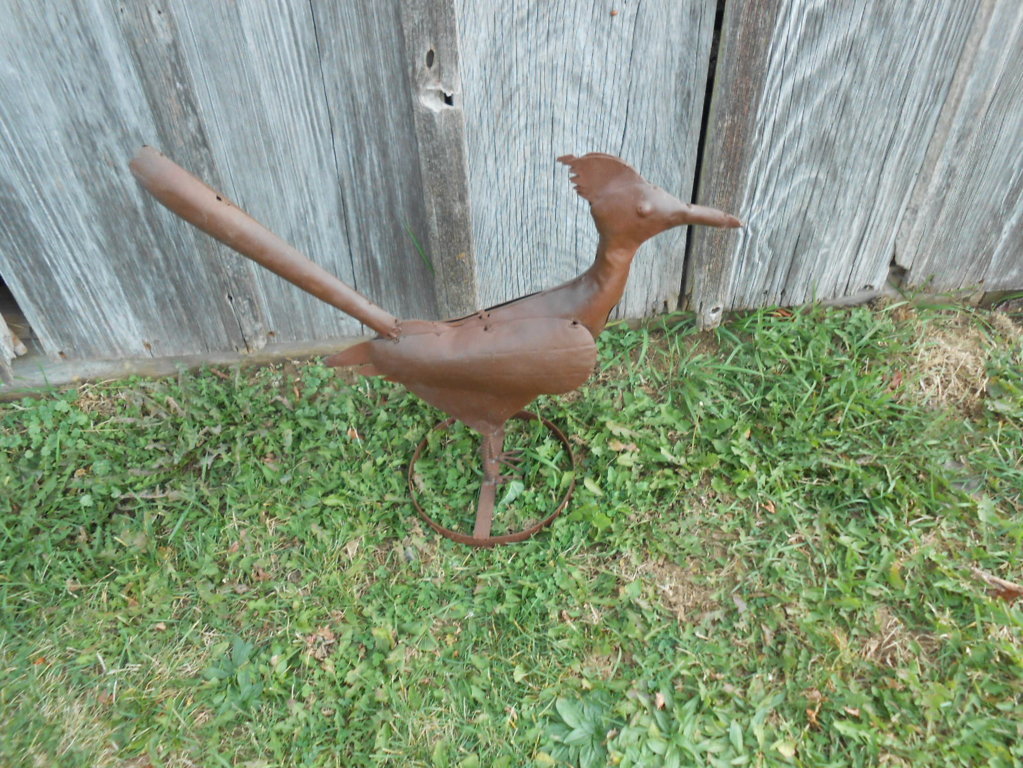 Metal Roadrunner Lawn Decor Yard Ornament