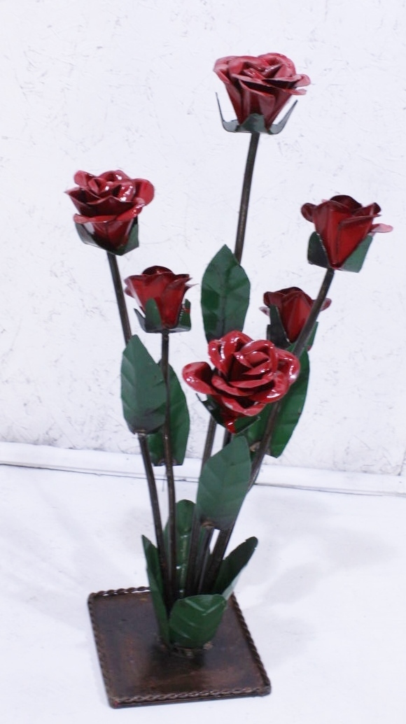 23" Metal Roses on Base Flower Yard Decoration