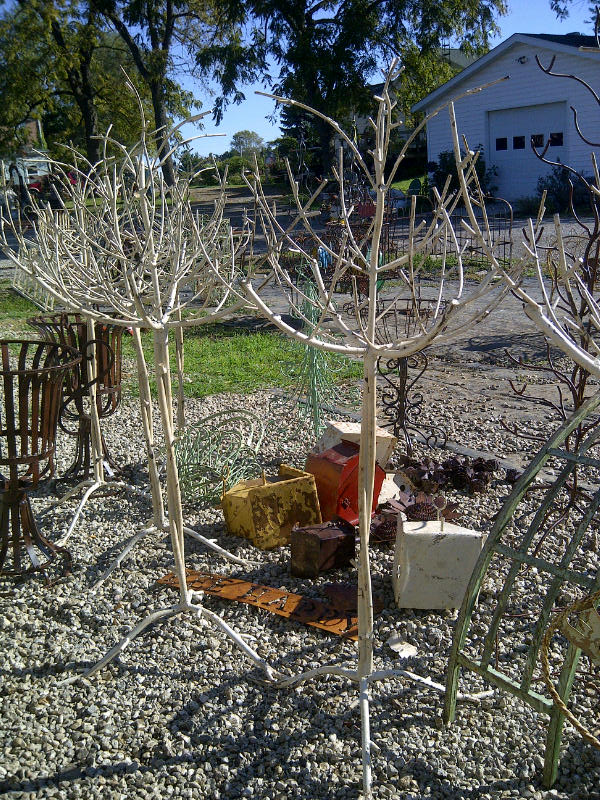 Metal Tree - Woodsy Display