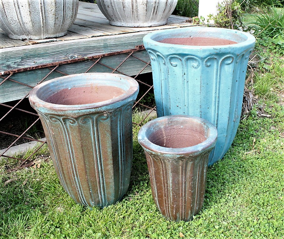 Molded Pottery Small Chandler Flower Pot OUT OF STOCK