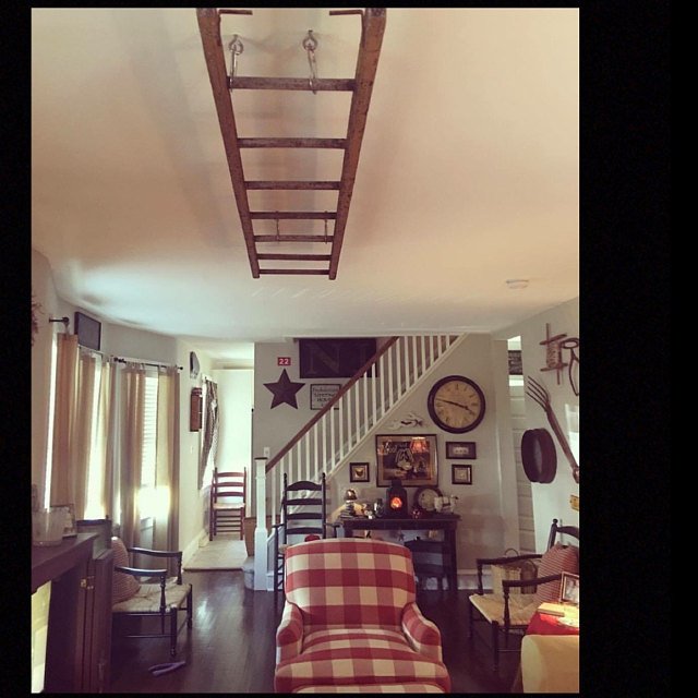 Old Rustic Vintage 7 Rung Wood Ladder - Vintage Painter Ladder