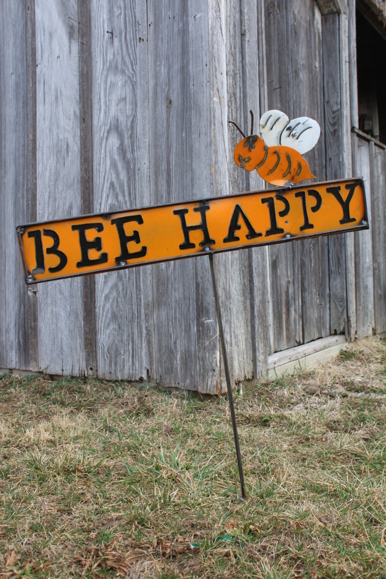 Recycled Metal Bee Happy Sign Metal Lawn Stake Decorated Yard Art
