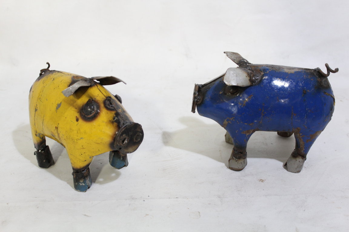 9" Recycled Metal Porter Pig Swine Lawn Decor