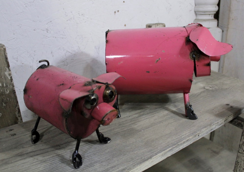 Recycled Metal Soup Can Pigs Yard Decor