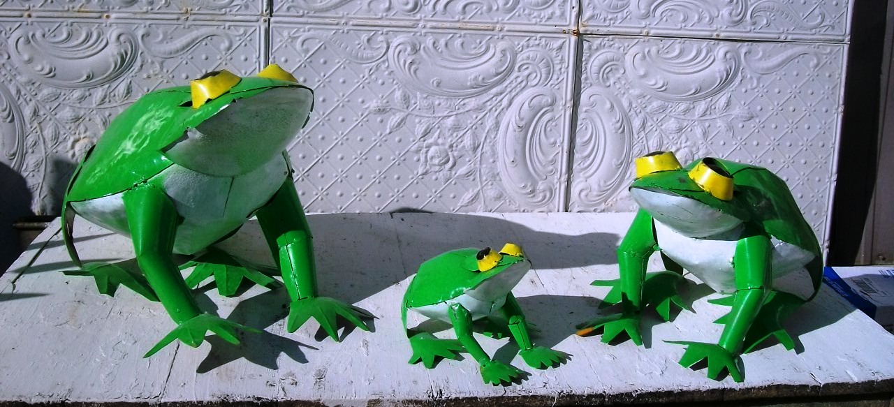 Recycled Tin Frogs - Metal Frogs
