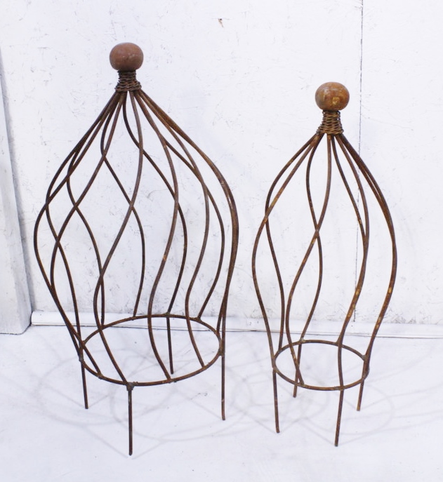 24" Iron Ball Bernice Topiary Plant Support for Flowers