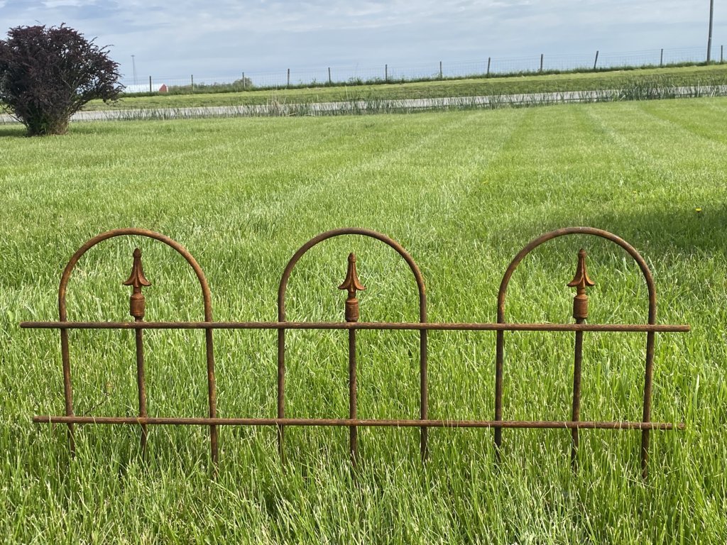 Small Border Metal Fencing 16" tall - Edging Fence