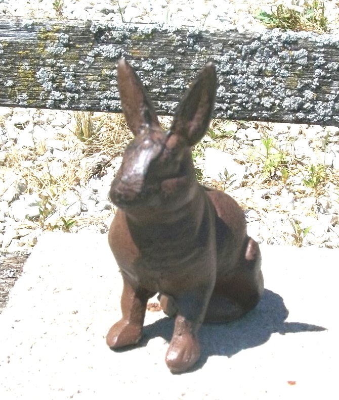 Small Cast Iron 4" Rabbit
