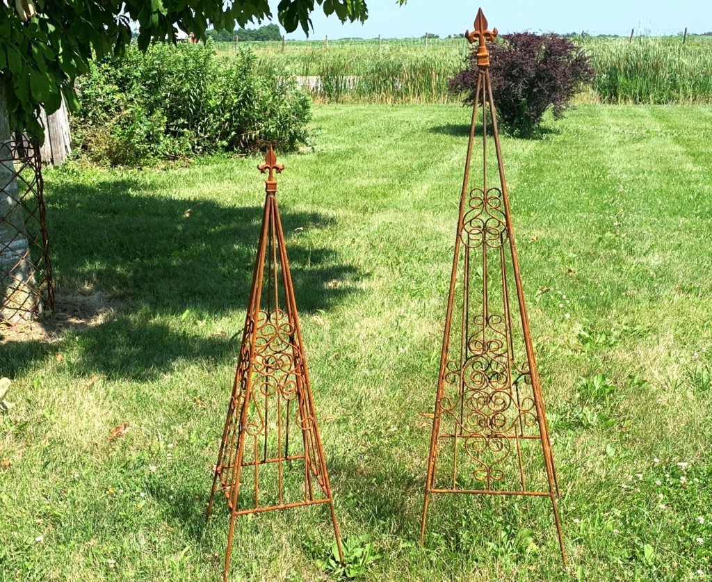 Small Metal Scroll Garden Plant Trellis - 32" Tall