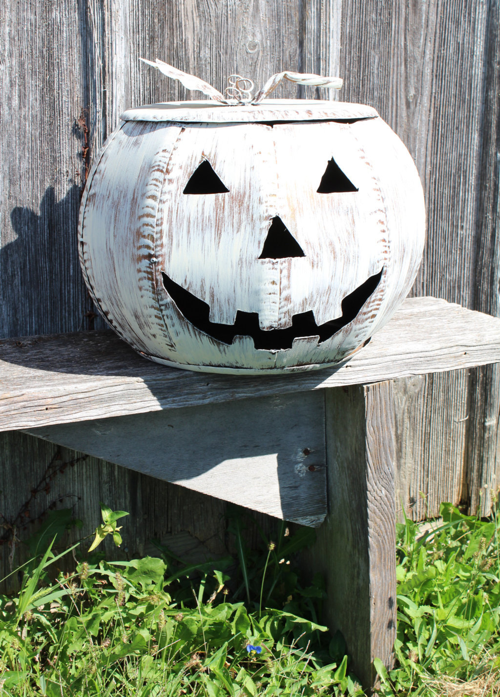 Small Ole Rusty Metal Pumpkin - Halloween Yard Art