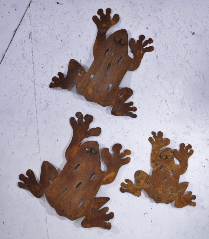 Small Tin Frog - Recycled Metal Art - Garden Ornament