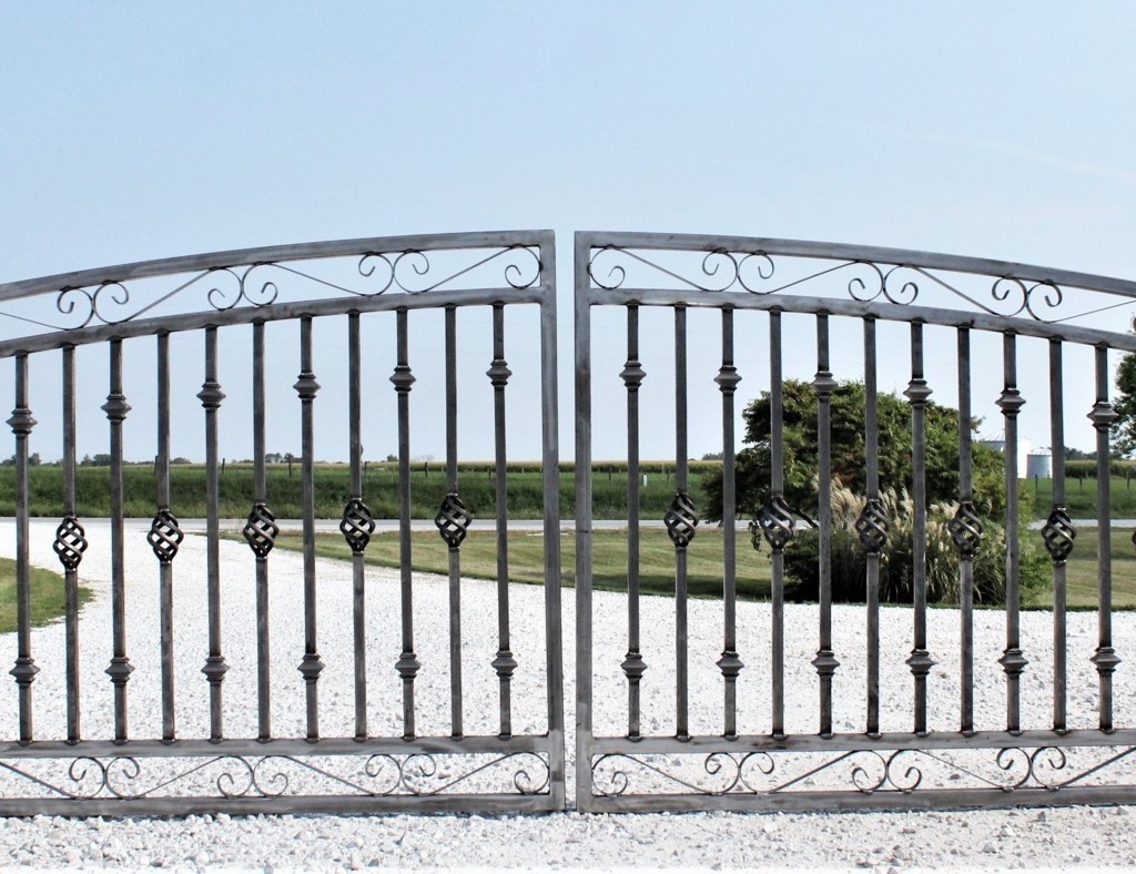 Steel Durango Select Driveway Entry Gate - 6't x 16'w Gateway