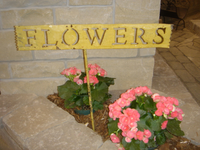 Tin Flower Garden Sign