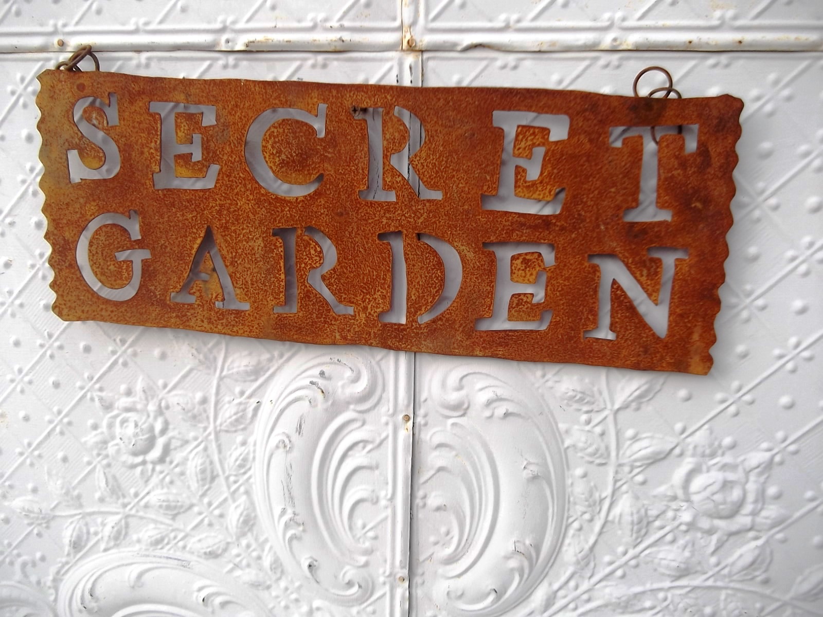 Tin Secret Garden - Metal Rustic Sign