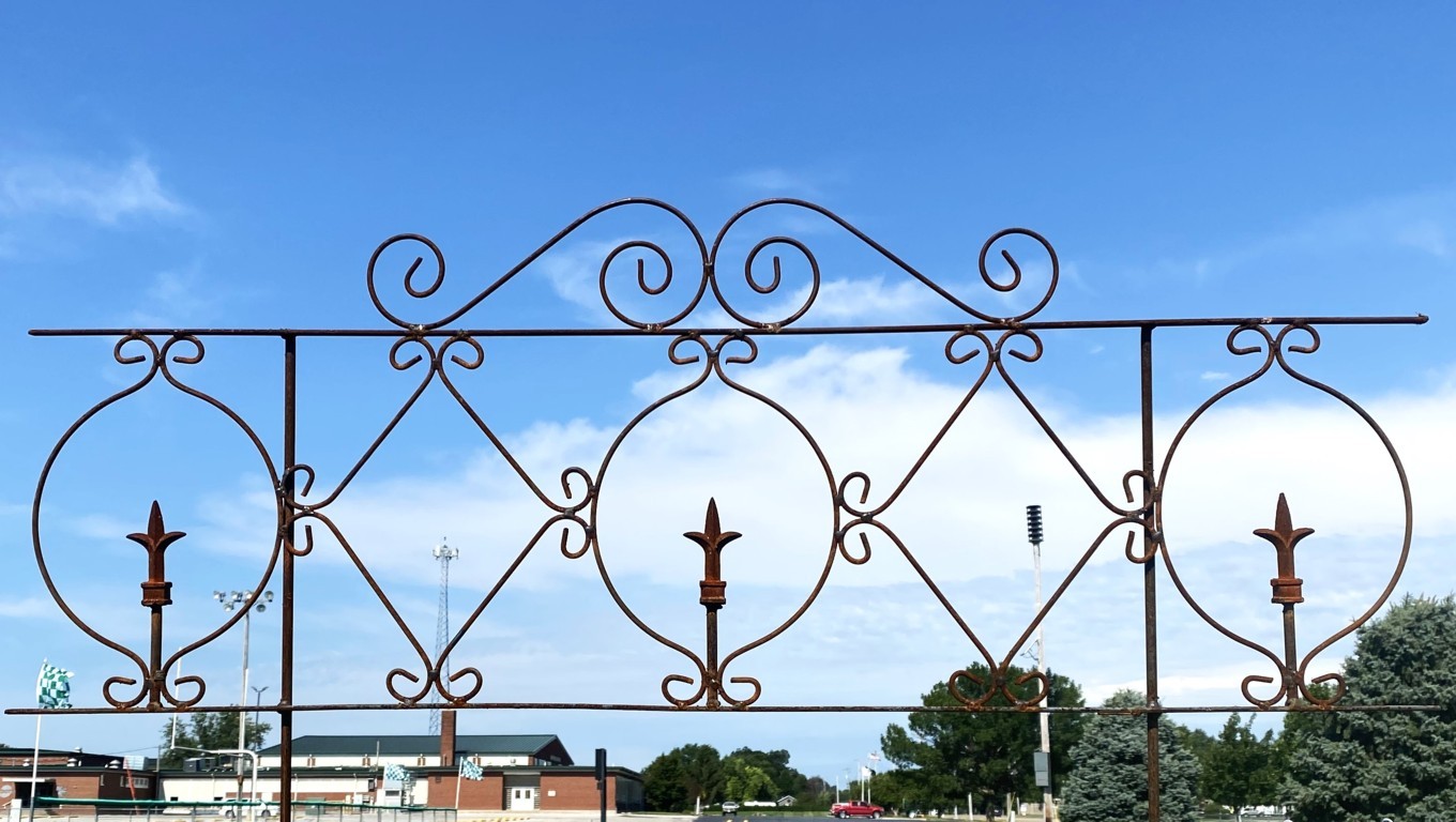 Turnip Metal Border Fencing