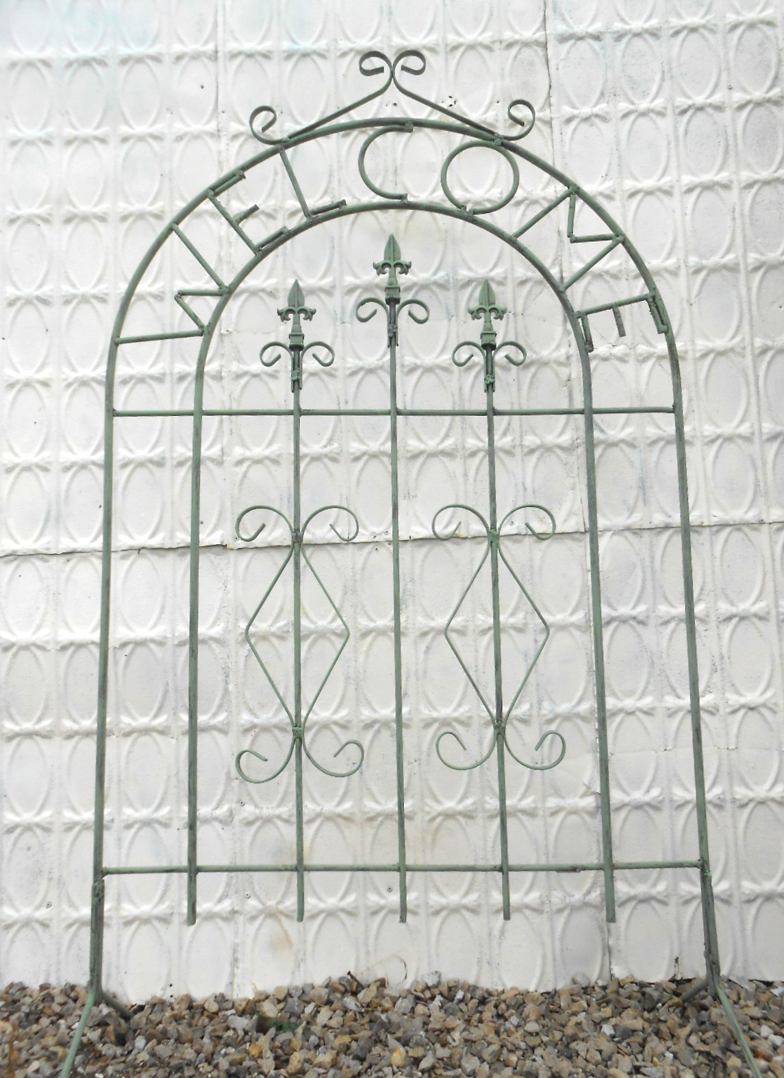 Welcome Sign Flower Trellis - Cast Iron Finials