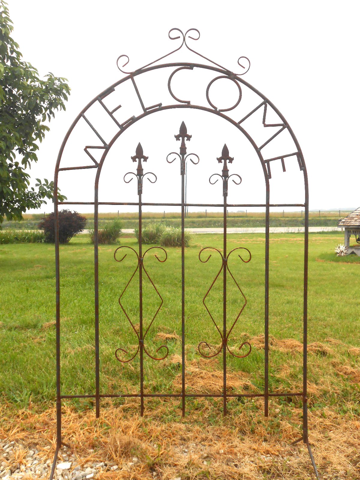 Welcome Sign Flower Trellis - Cast Iron Finials