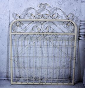 36" Tall x 36" Wide Single Loop Wire Gate Ivory