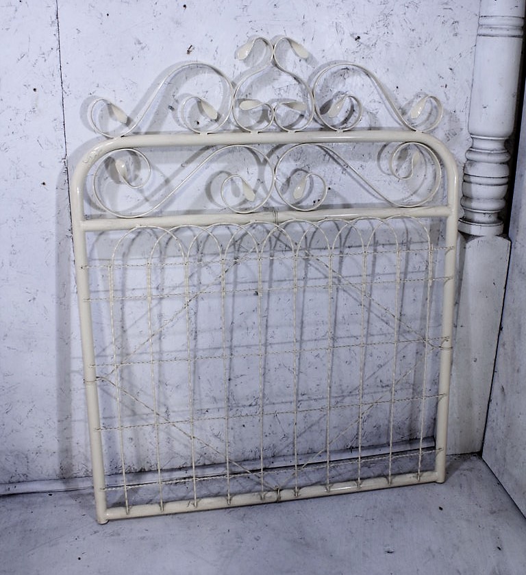 36" Tall x 36" Wide Single Loop Wire Gate Ivory