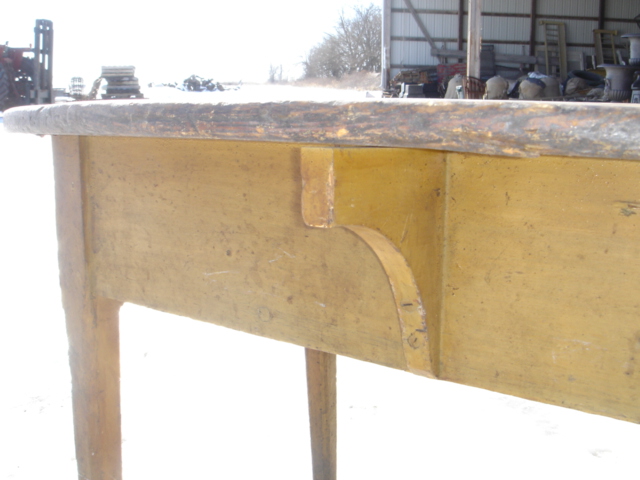 Wonderful Early Scrub Top Table