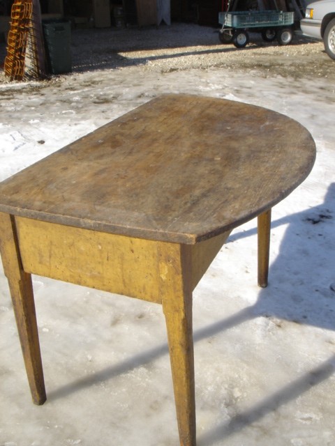 Wonderful Early Scrub Top Table