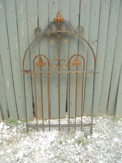 Cast Iron Topped Wrought Iron 37" Gate