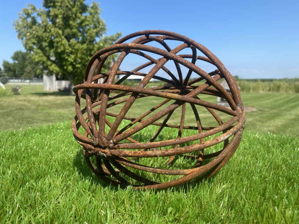 Wrought Iron 8" Garden Sphere
