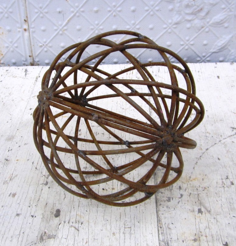 8" Garden Sphere Ball Topiary - Wire Frame