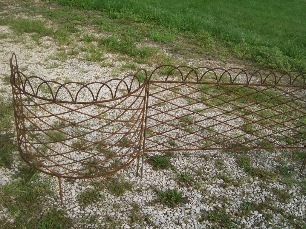 Wrought Iron Circle Garden Edging Fence