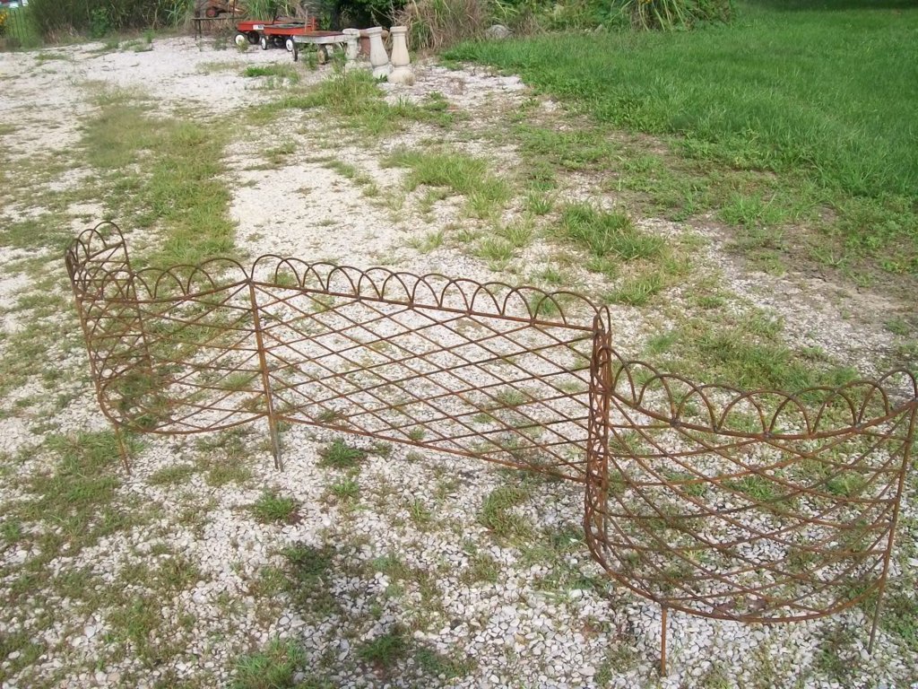 Wrought Iron Circle Garden Edging Fence