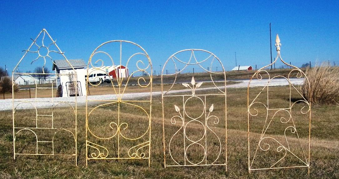 Wrought Iron Circle Trellis - Flower Garden Trellis