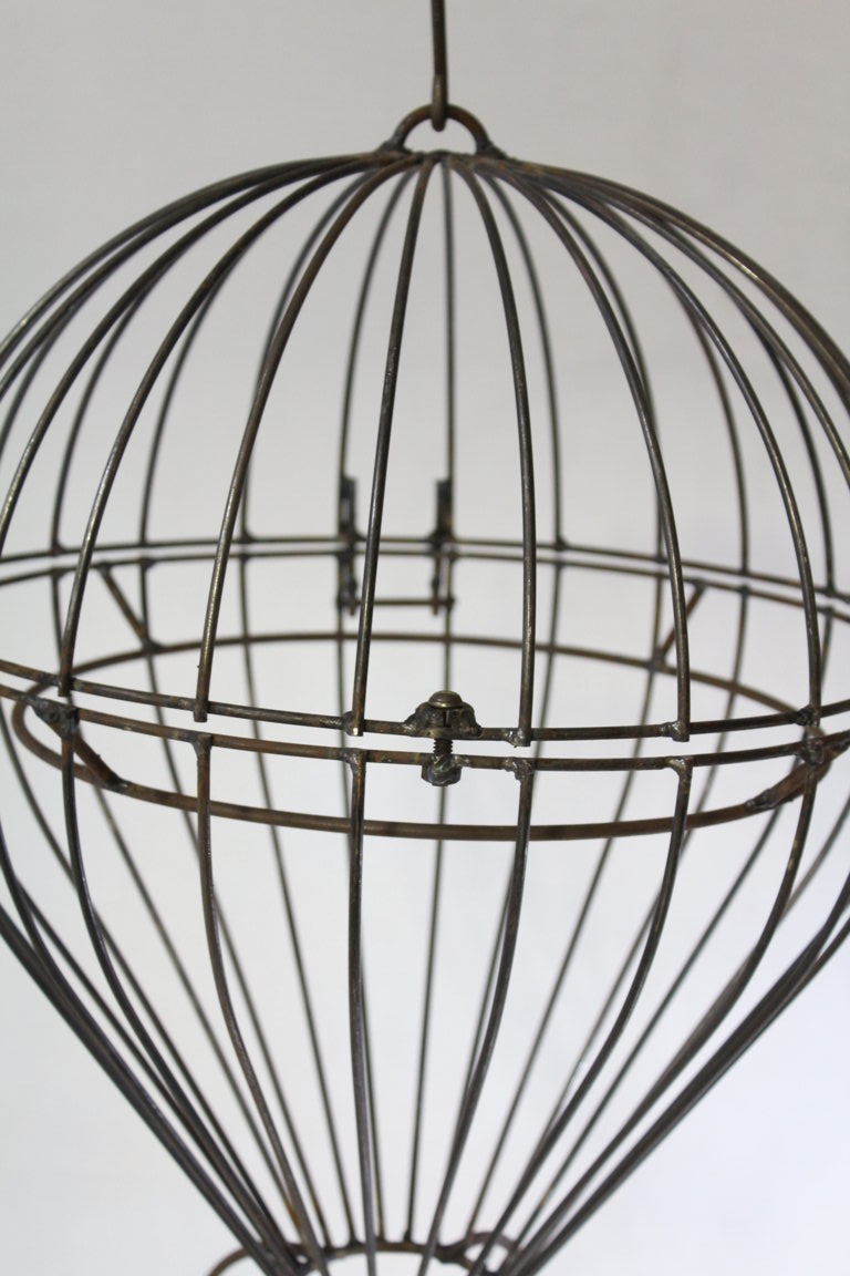 Wrought Iron Hot Air Balloon Hold Gazing Ball Hanging Decoration