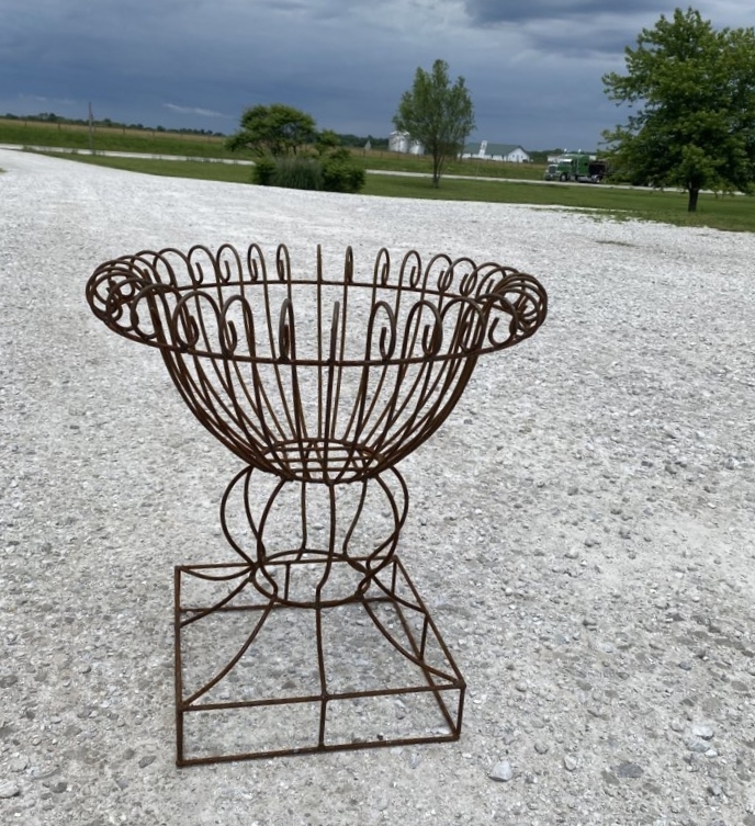 Wrought Iron Small Jacqueline Round Basket Decorative Plant Stand