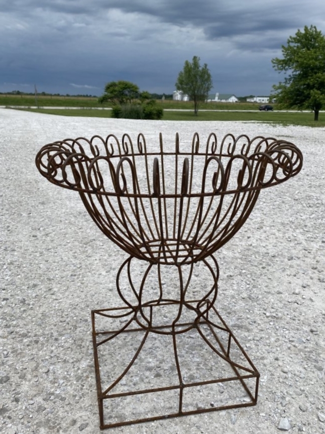 Wrought Iron Small Jacqueline Round Basket Decorative Plant Stand