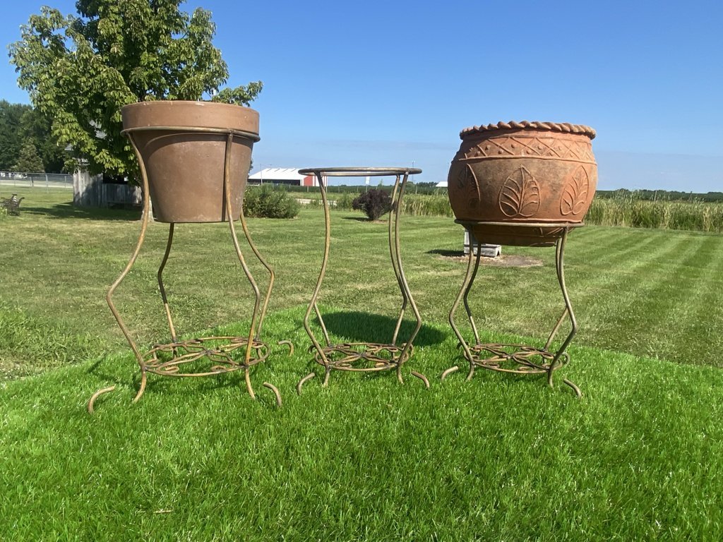 18" Metal Plant Stand - Gazing Ball Stand Decorative Container