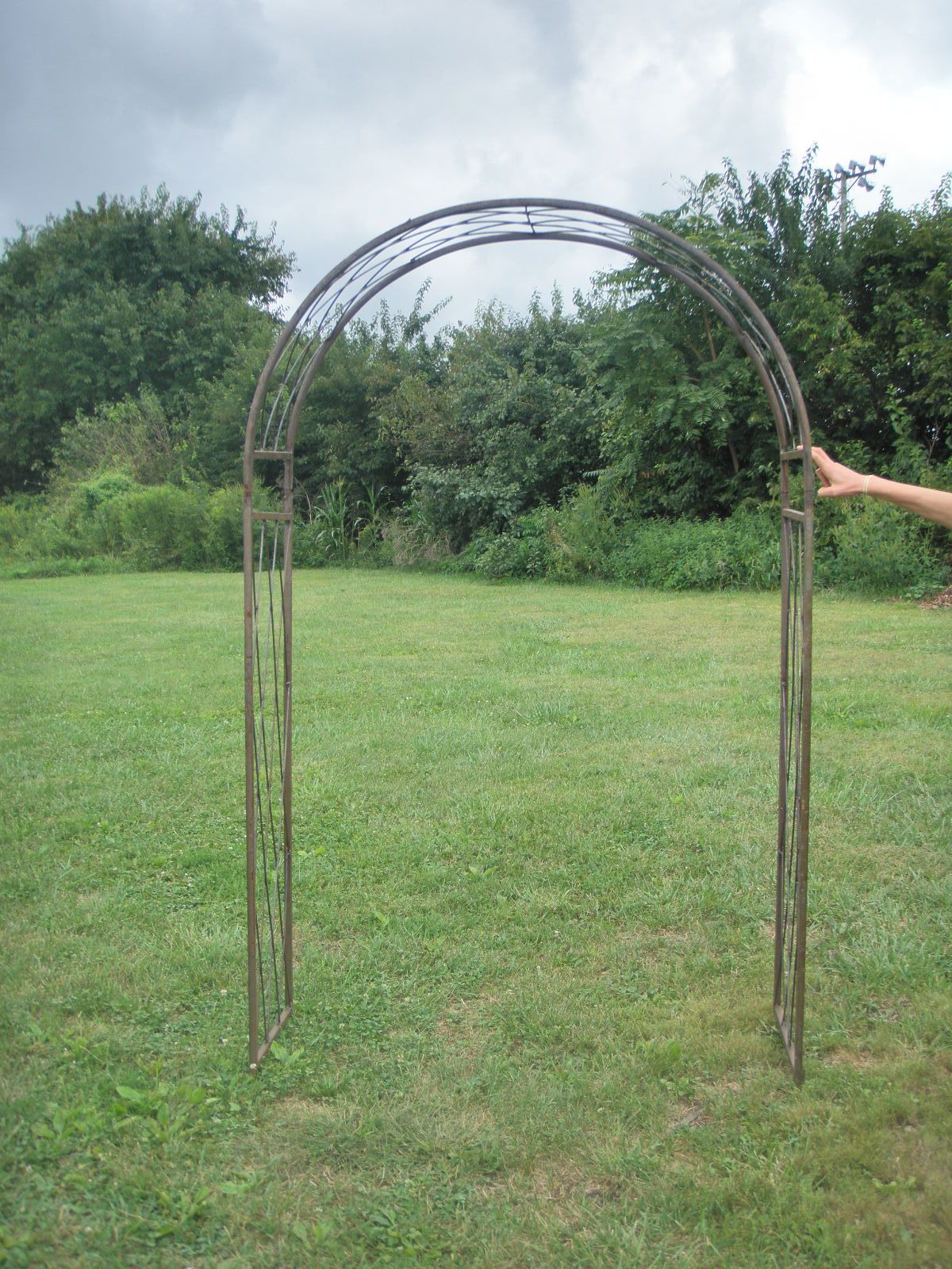 Wrought Iron Round Criss Cross Arch - Metal Garden Trellis