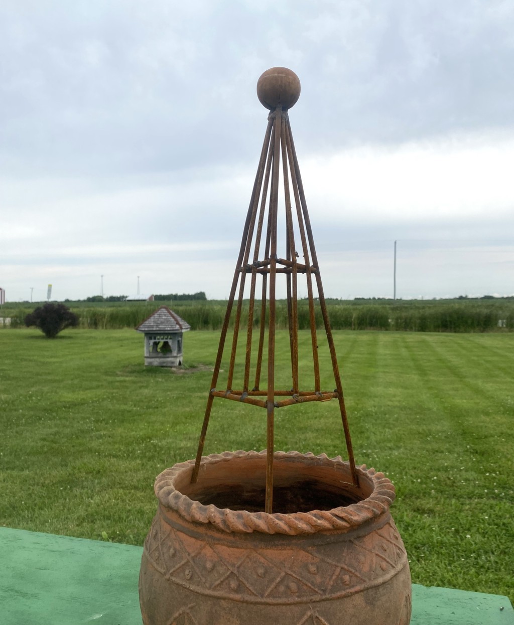 20" Wrought Iron Mini Obelisk - Ball Top Topiary