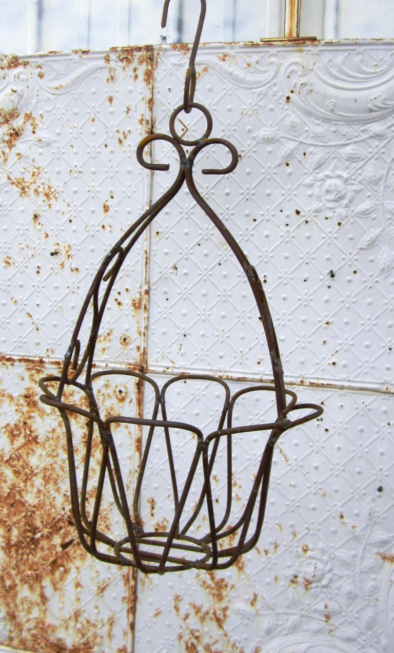 19" Wrought Iron Small Geraldine Basket