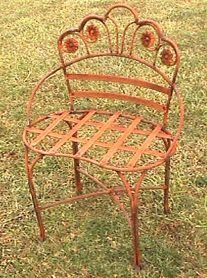 Wrought Iron Small Kidney Bench w/ Flowers