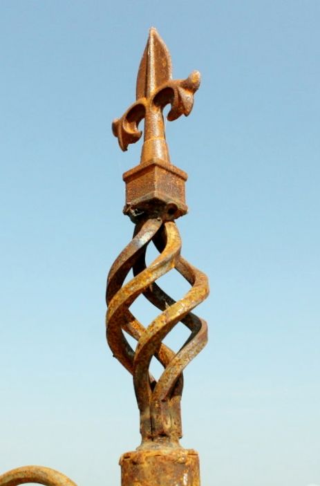 Wrought Iron Tree with Baskets Flower Plant Stand