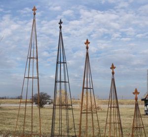 Wrought Iron Triangle Finial Topiaries 5 Sizes