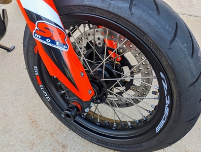 KTM 690 / Husqvarna 701 / Gas Gas 700 Axle Sliders - Warp 9 Racing