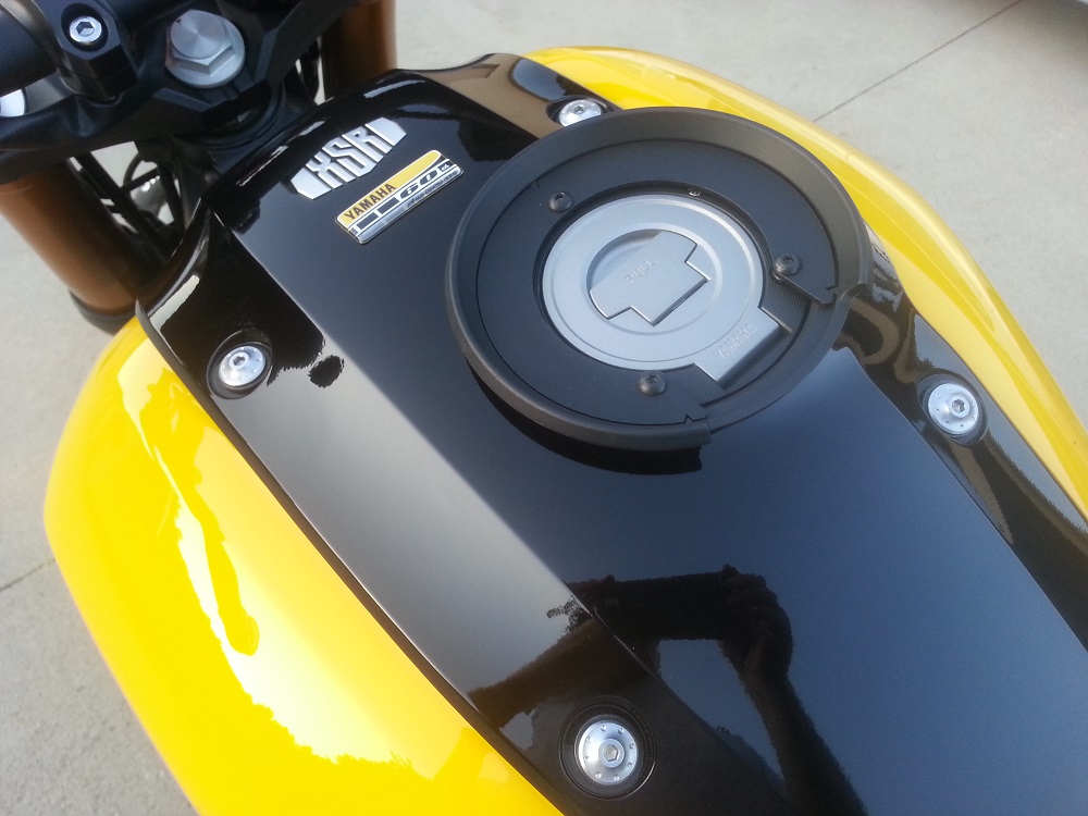 Yamaha XSR900 2016-2021 Tank Bag and Mount Kit by Givi